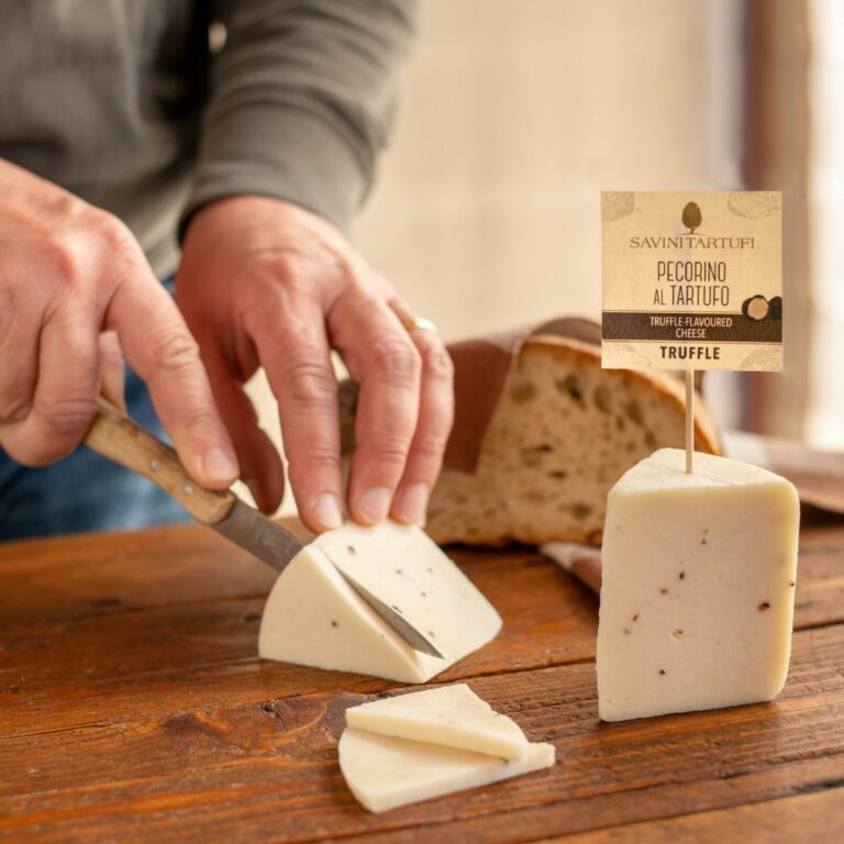 Truffle- flavored cheese with raw milk - Savini Tartufi